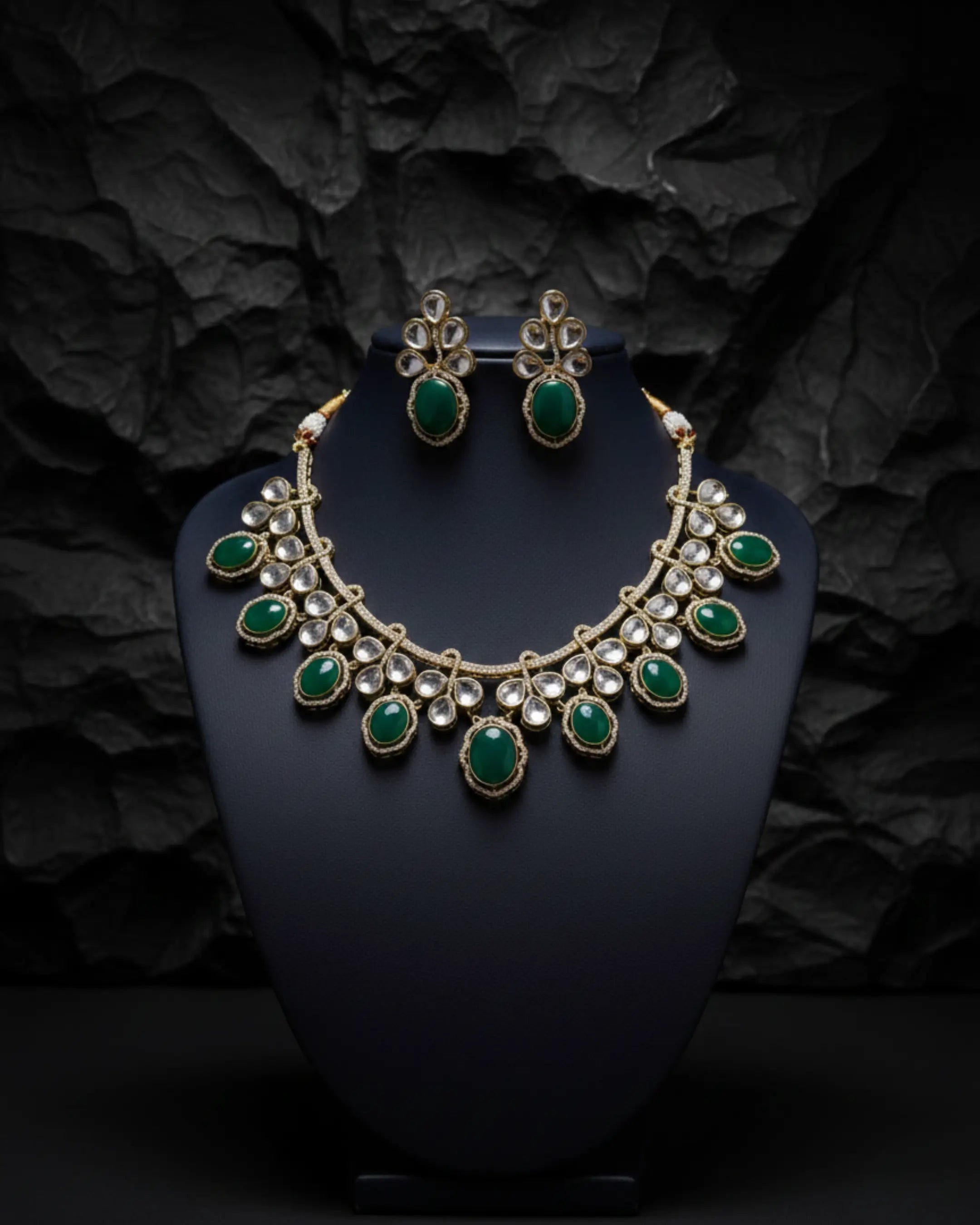 Tavira Emerald Teardrop Set | Emerald Jewelry | Teardrop Necklace | Zestro